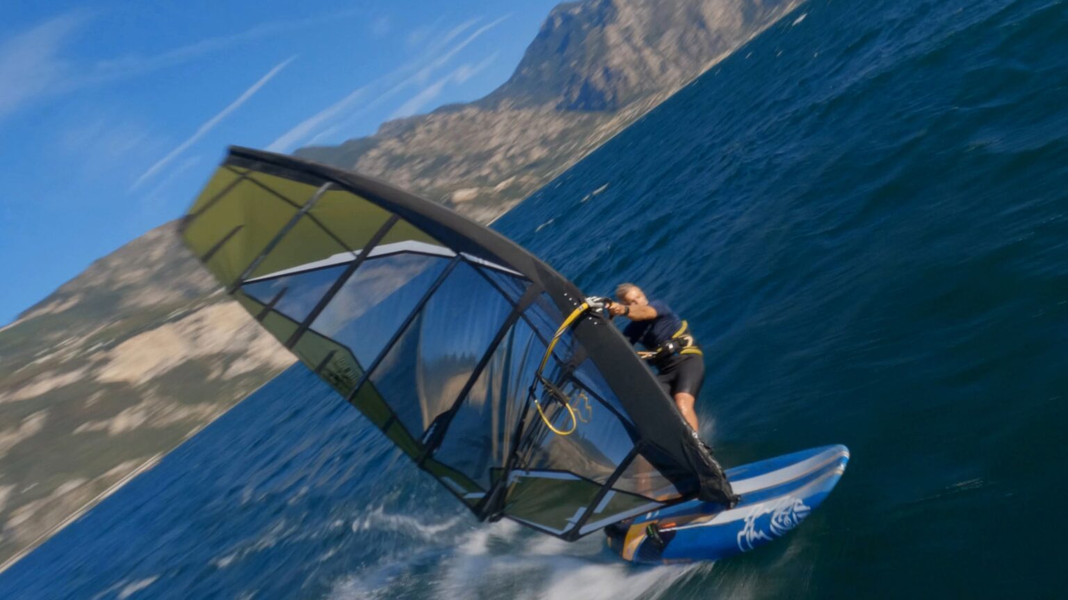 F1e Vs FIN LINES : The difference - POINT-7