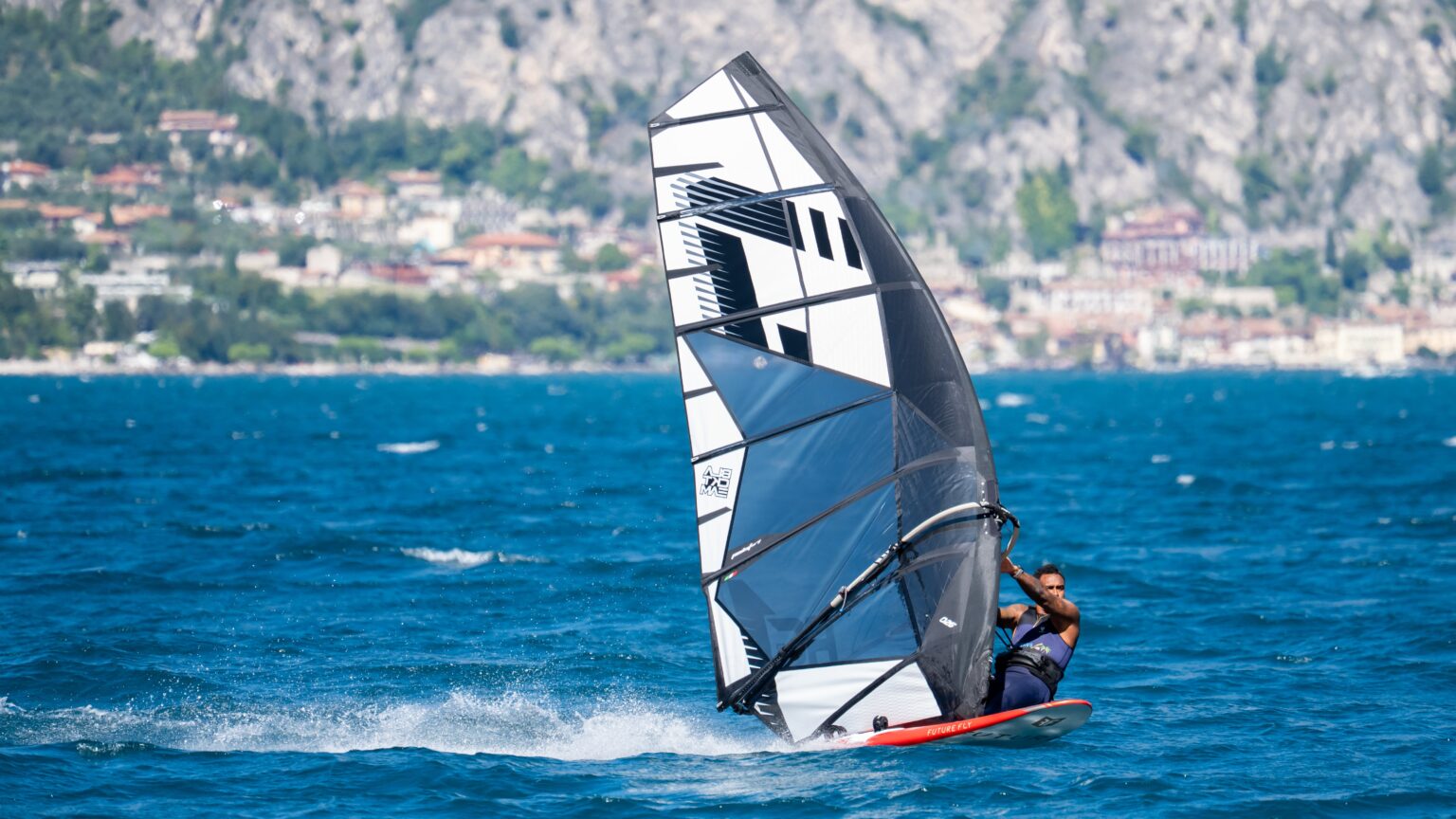 Windsurf Race Sail: Unleash Your Competitive Edge - POINT-7